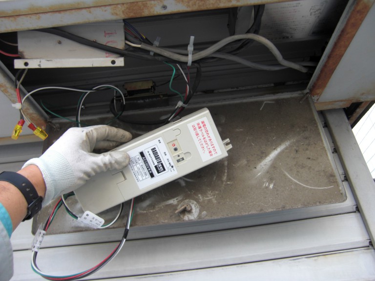 後付 ガレージシャッターリモコン装置 | Shutter-Direct.com