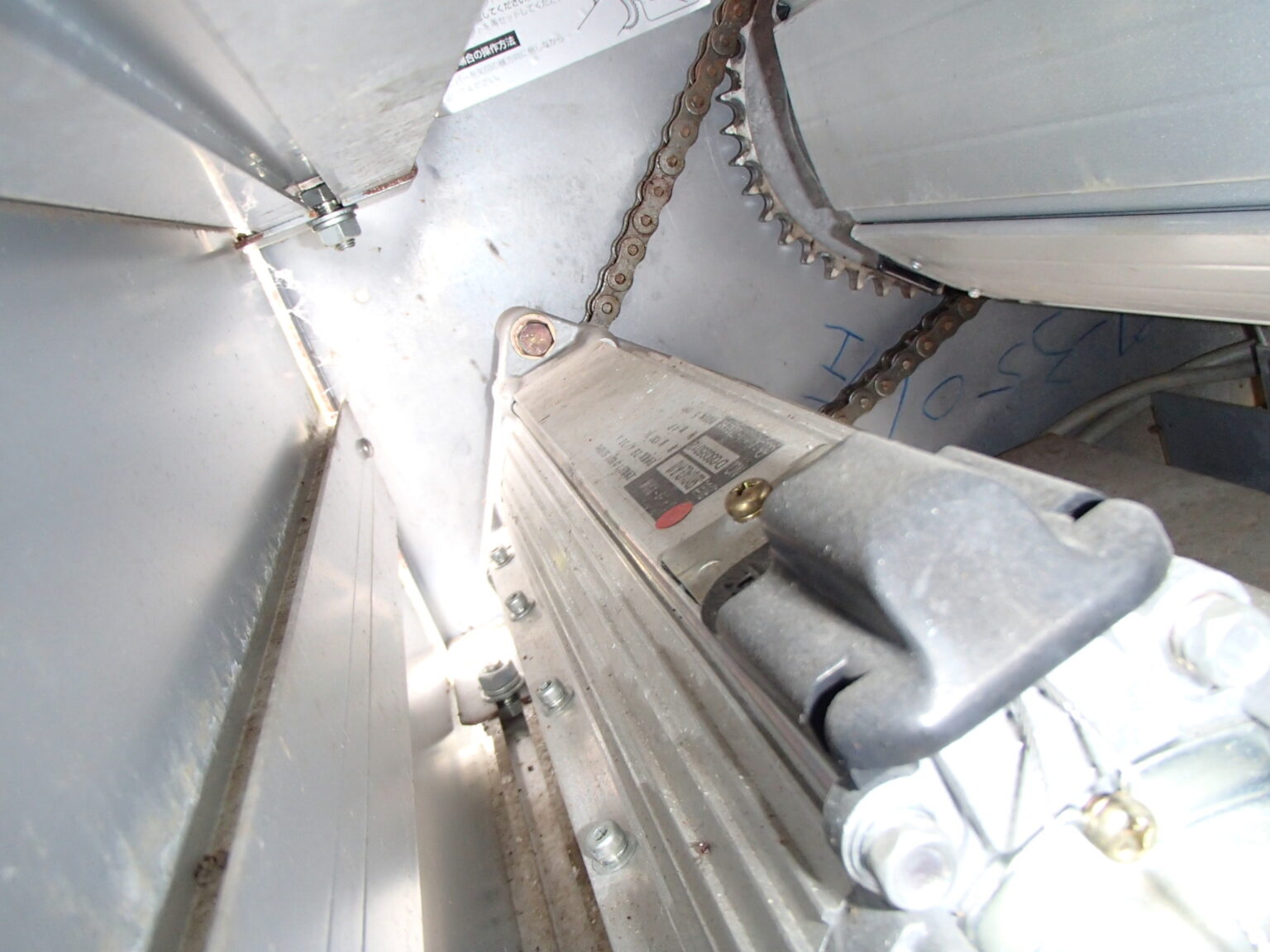 電動シャッターが途中で何度も止まる | Shutter-Direct.com