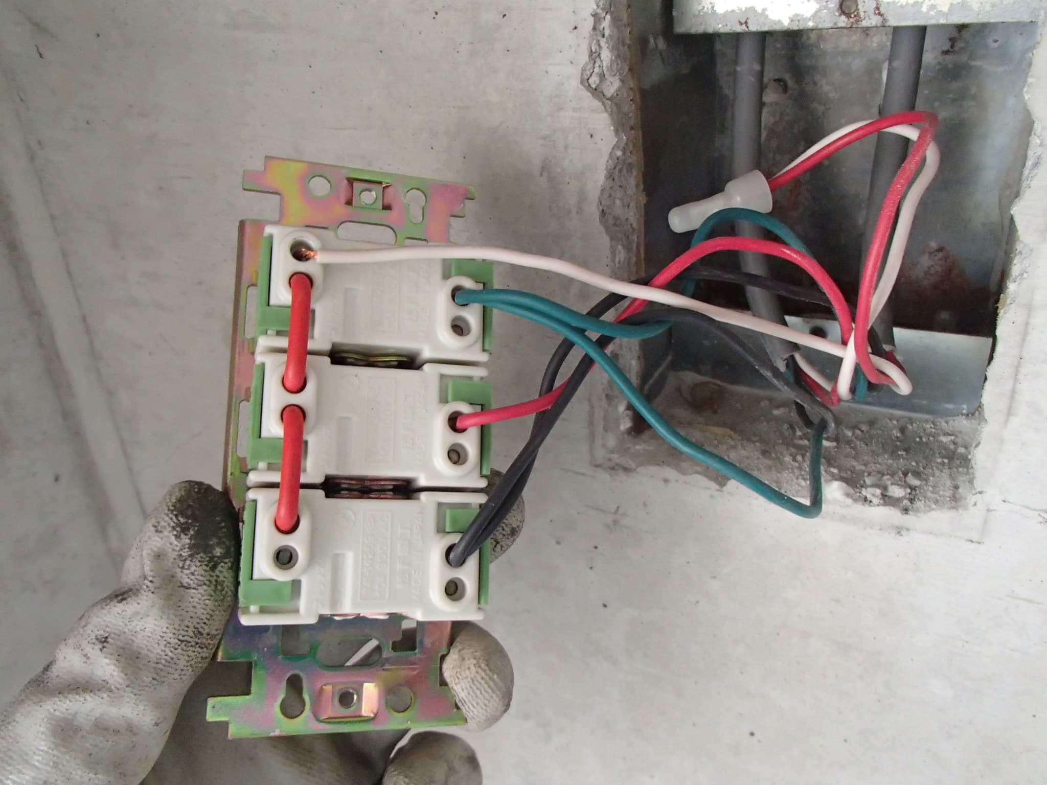 東洋シャッターのリモコン修理@大阪市 ハァーモニーFX-1に併設 | Shutter-Direct.com