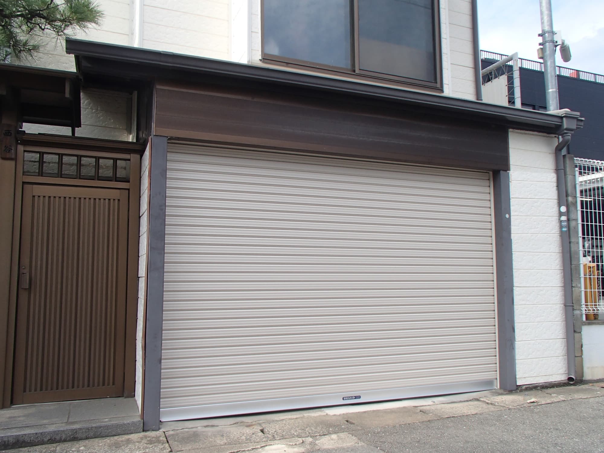 電動シャッターの取付@宇治市 | Shutter-Direct.com
