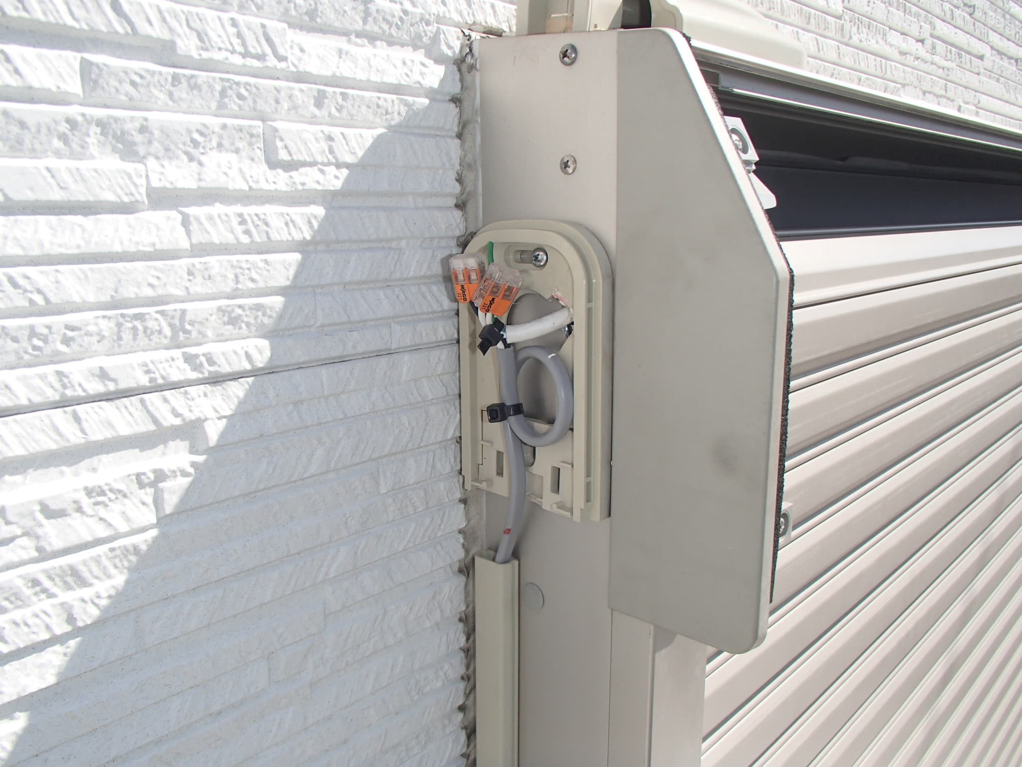 窓シャッター電動化@松原市 | Shutter-Direct.com