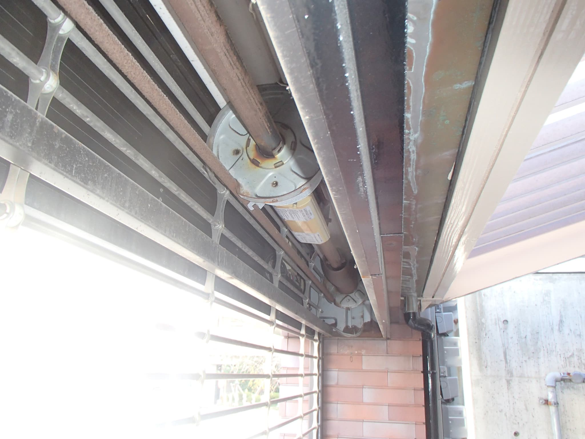 TOEXのゲート型シャッターを修理@西宮市 | Shutter-Direct.com