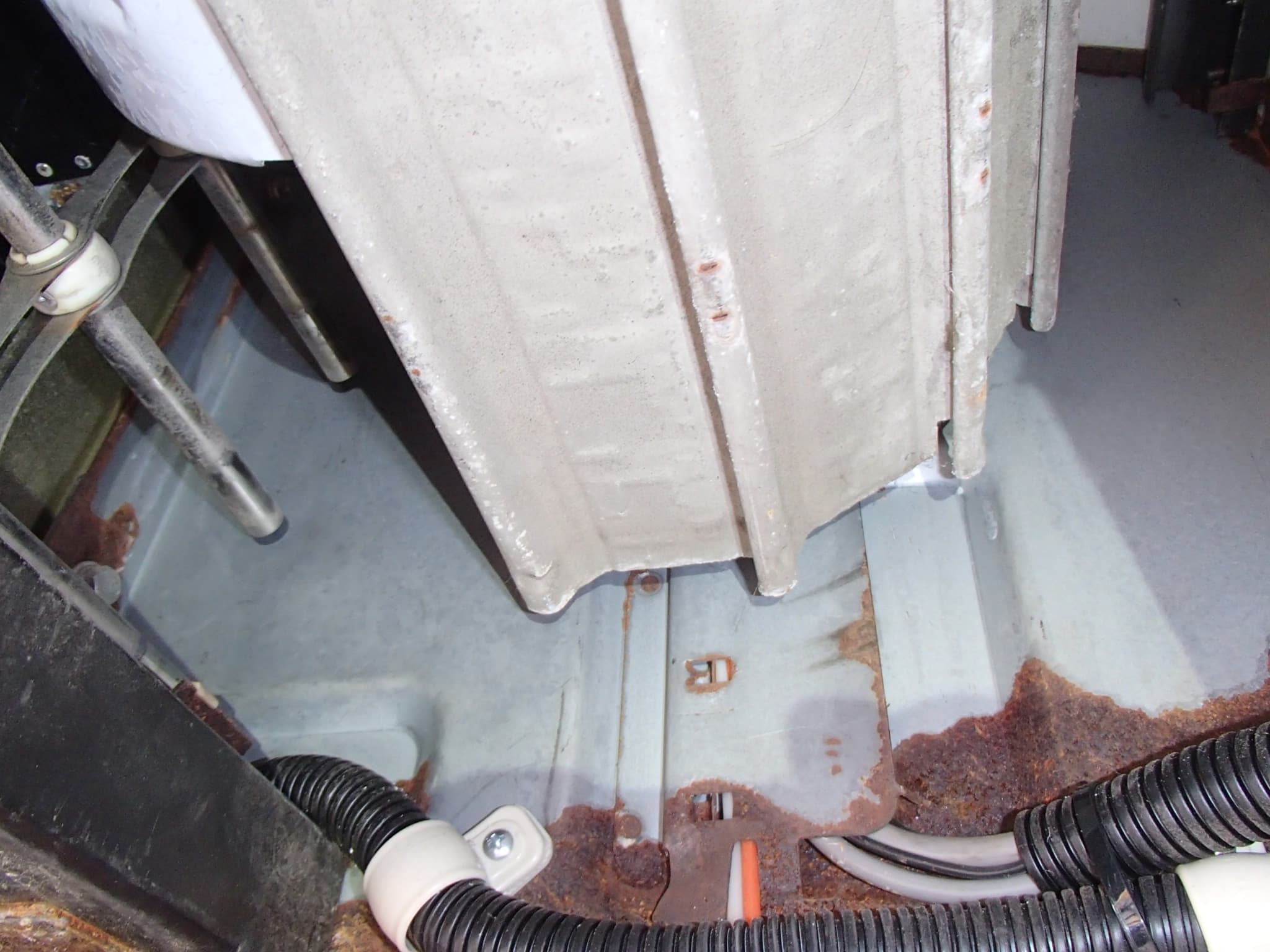 TOEXのゲート型シャッターを修理@西宮市 | Shutter-Direct.com