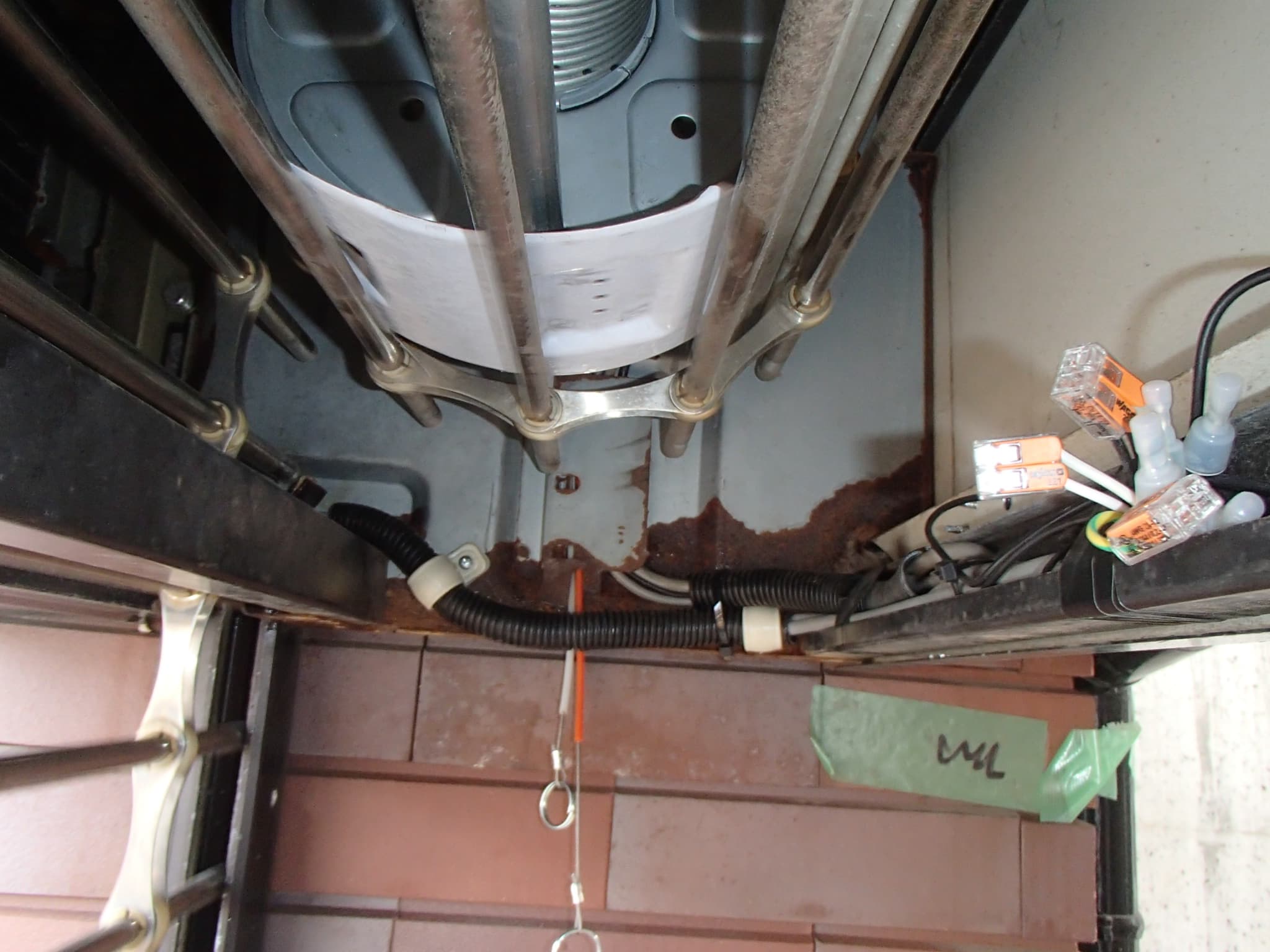 TOEXのゲート型シャッターを修理@西宮市 | Shutter-Direct.com